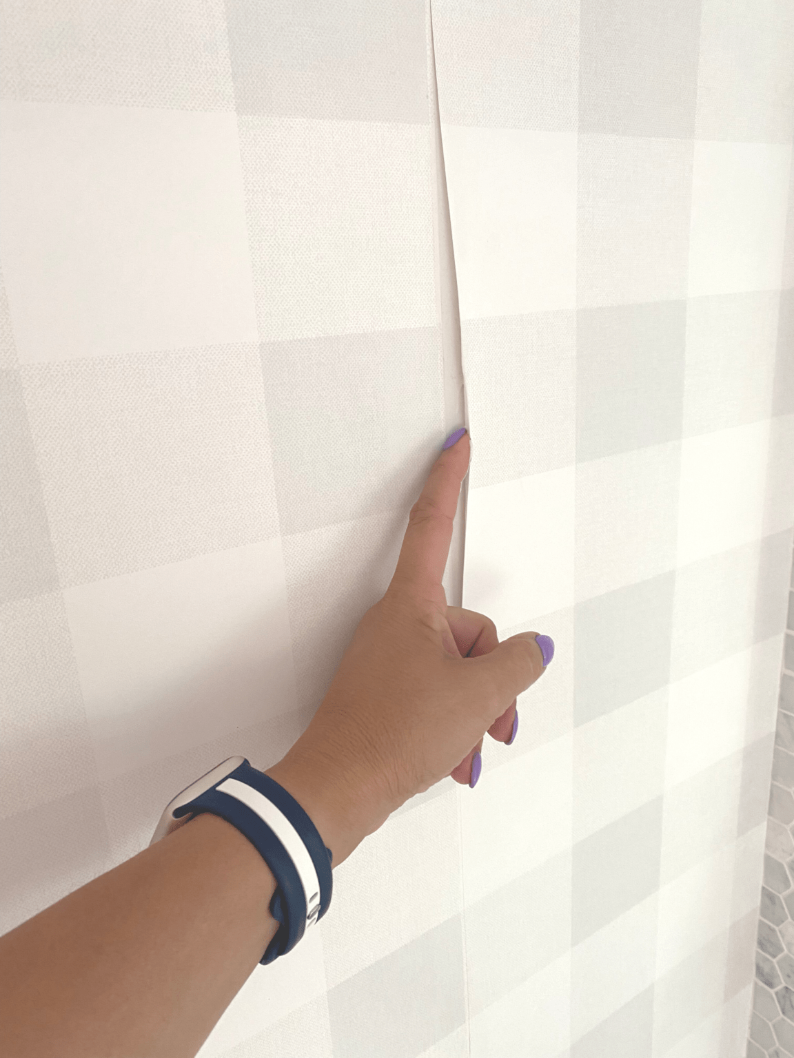 How to Hang Wallpaper: Tips You Need to Know