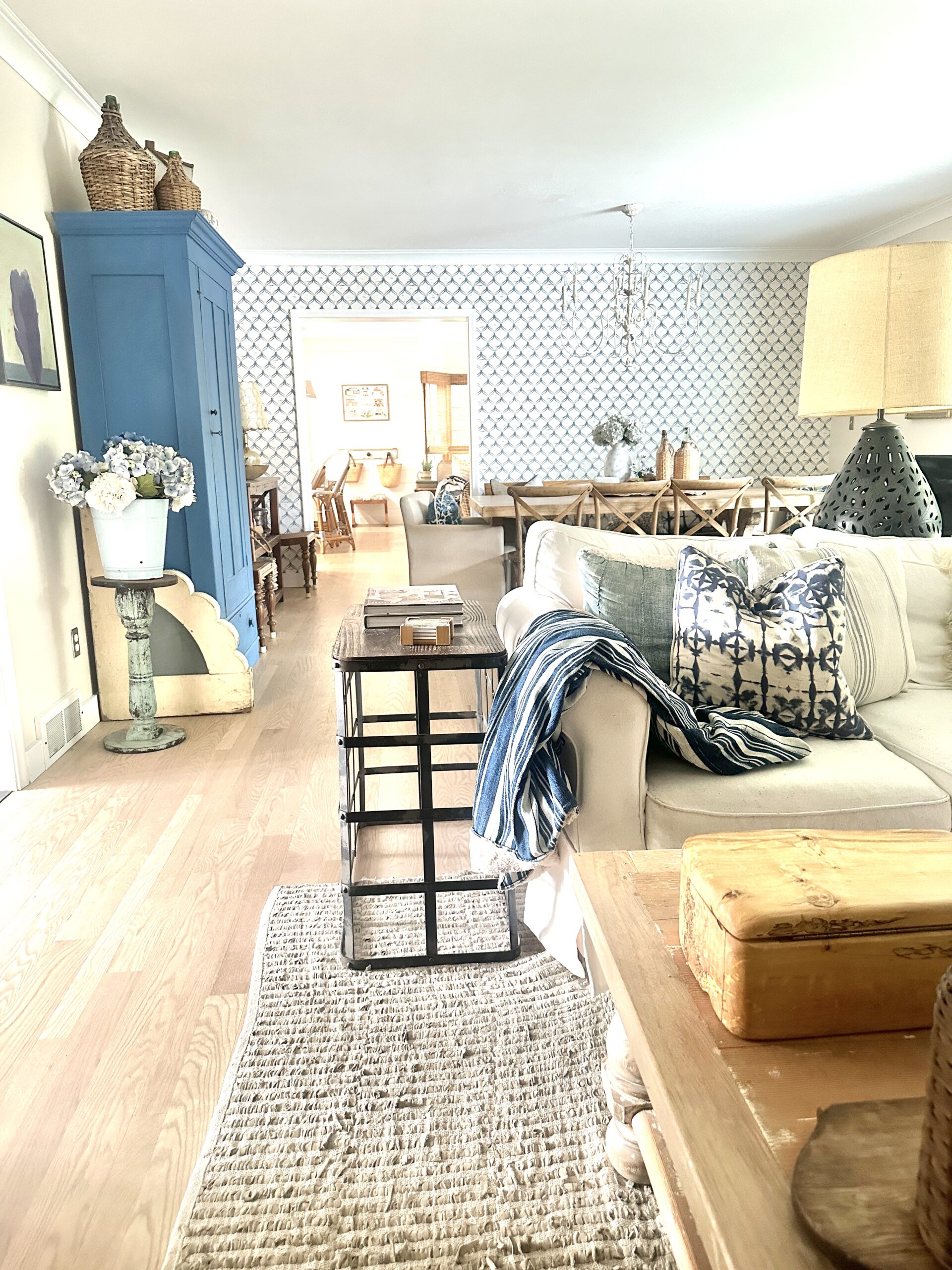 How to Mix Match Living Room Furniture and Love it