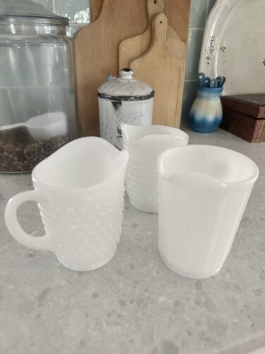 5 best ways to collect and use vintage milk glass