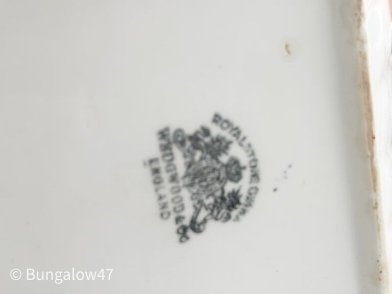 Collecting: A Complete Guide to Vintage Ironstone